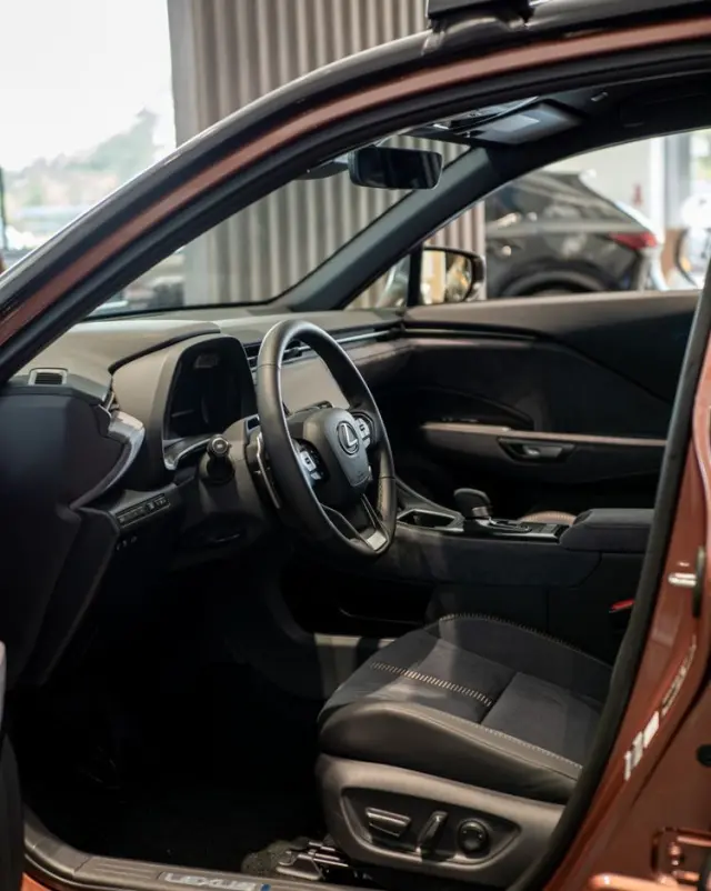 Ogłoszenie LEXUS LBX 2025 Hatchback | GetAuto.pl